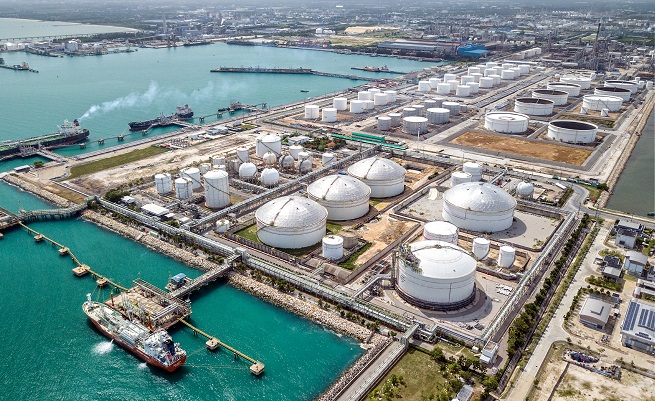 Liquefied Natural Gas's Cold Energy Usage in Air Separation Unit